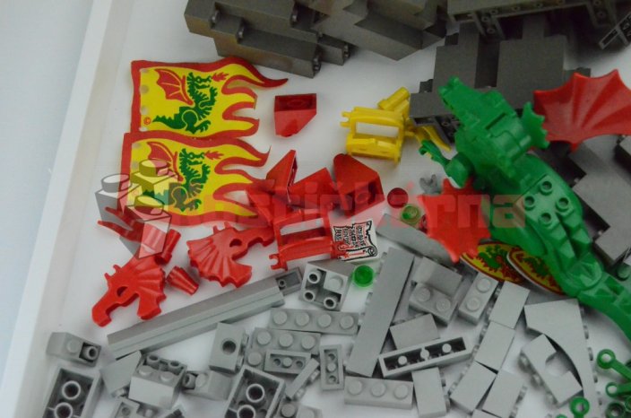 Lego Dark Dragon's Den (6076) :: Kostičkárna